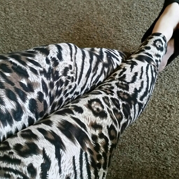 Pants & Jumpsuits | Snow Leopard Leggings Plus Size 5 Star Ratings ...